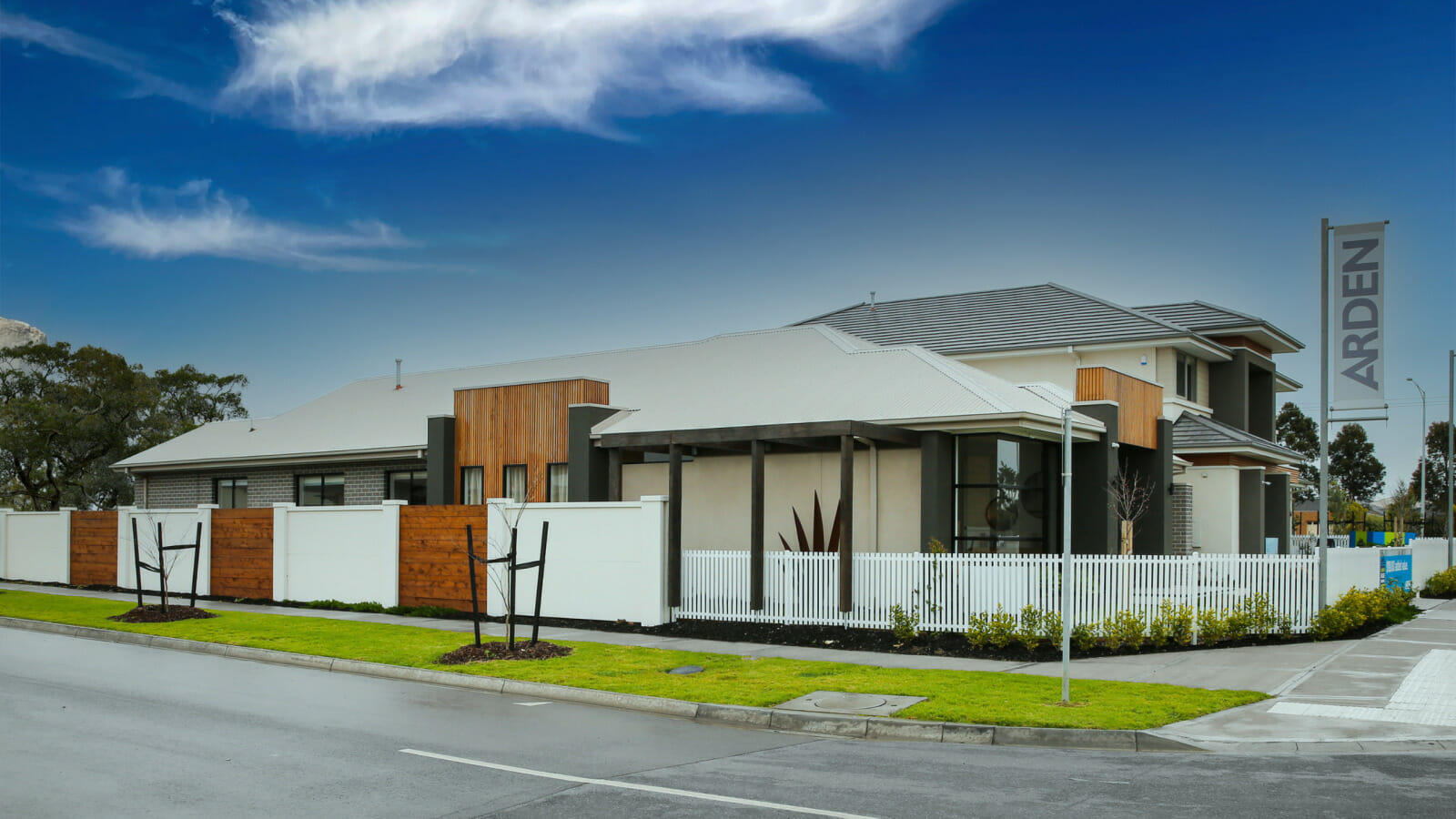 Stunning timber infill boundary walls | ModularWalls