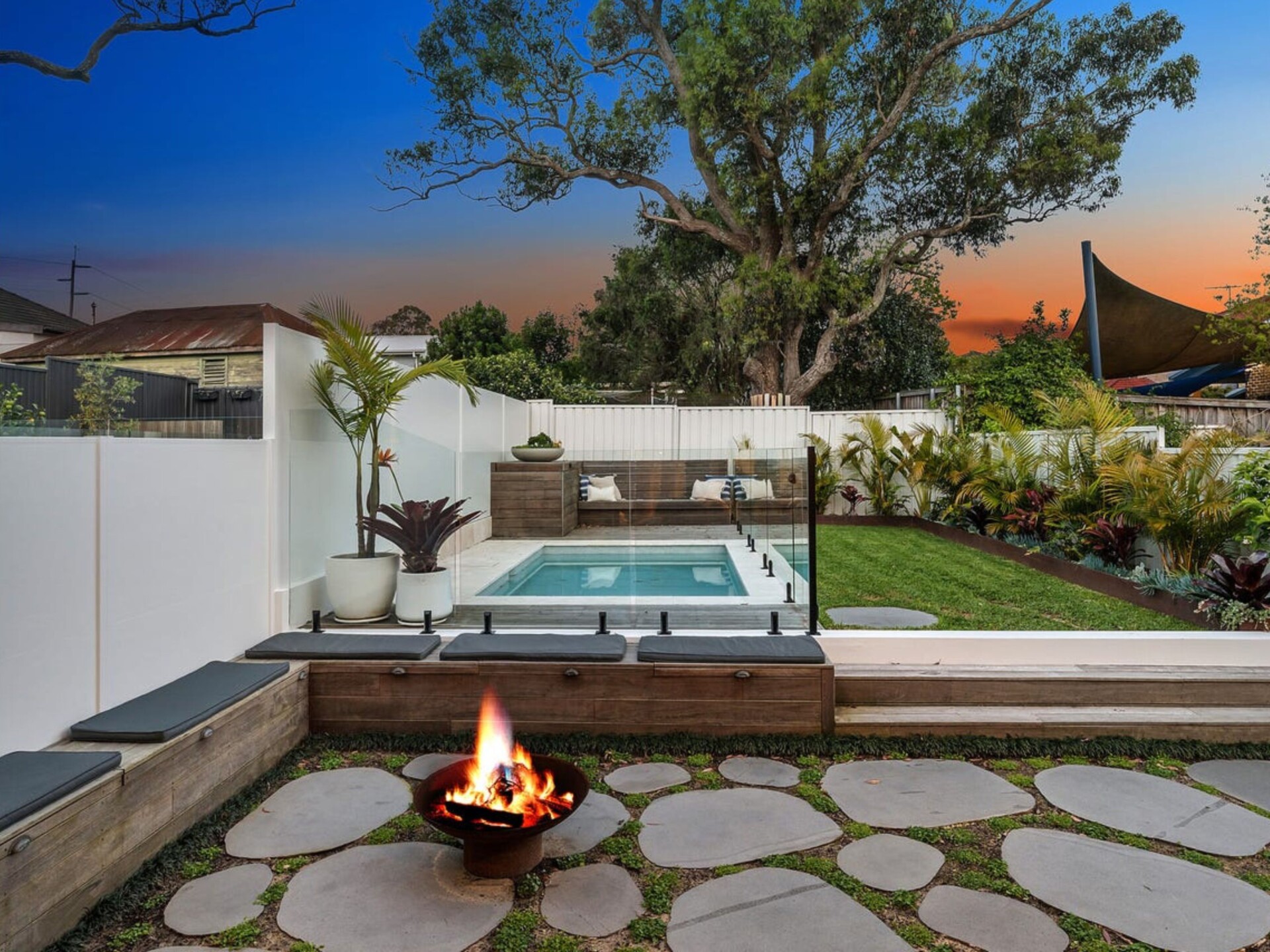 Winter-Proof Your Outdoor Courtyard Area | ModularWalls