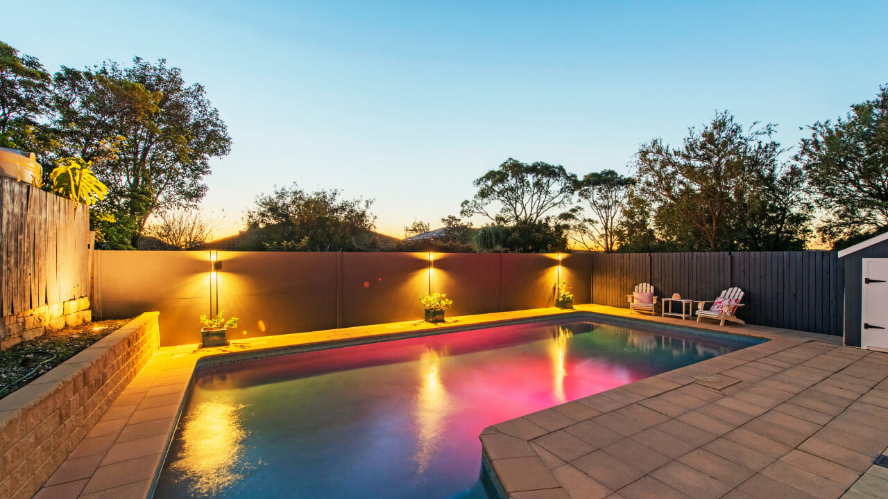 Transform Your Outdoor Pool Area into an Oasis | ModularWalls