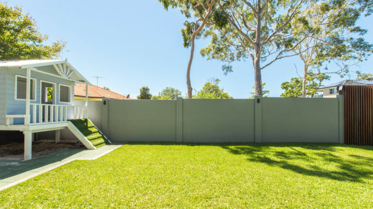 Acoustic Dividing Fence for Duplex Development | ModularWalls