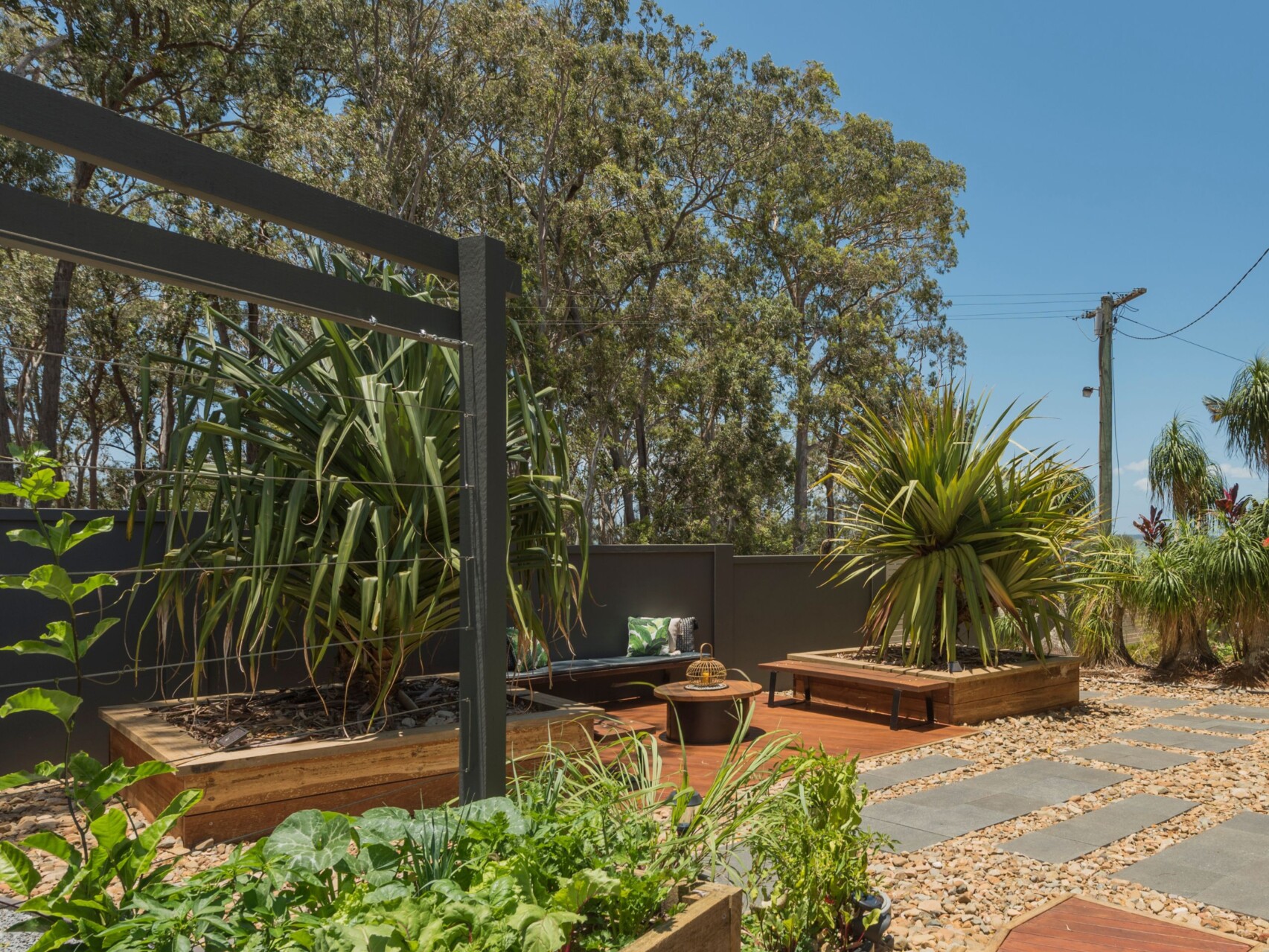 How To Improve Your Yard Through DIY | ModularWalls