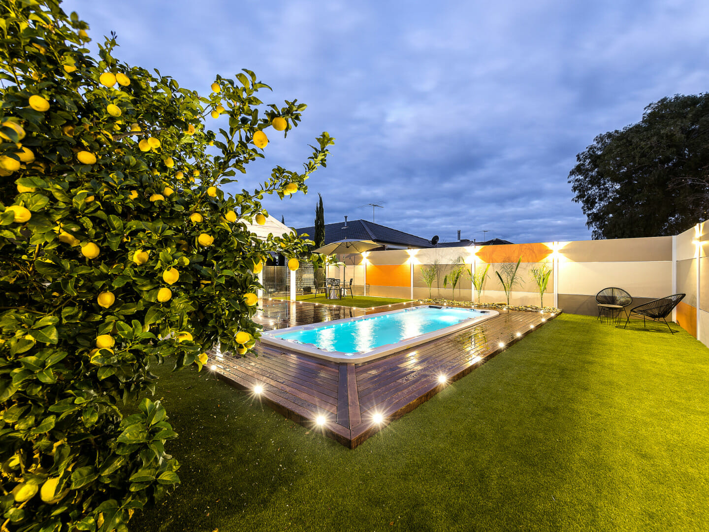 SlimWall® Delivers Striking Pool Fence | ModularWalls