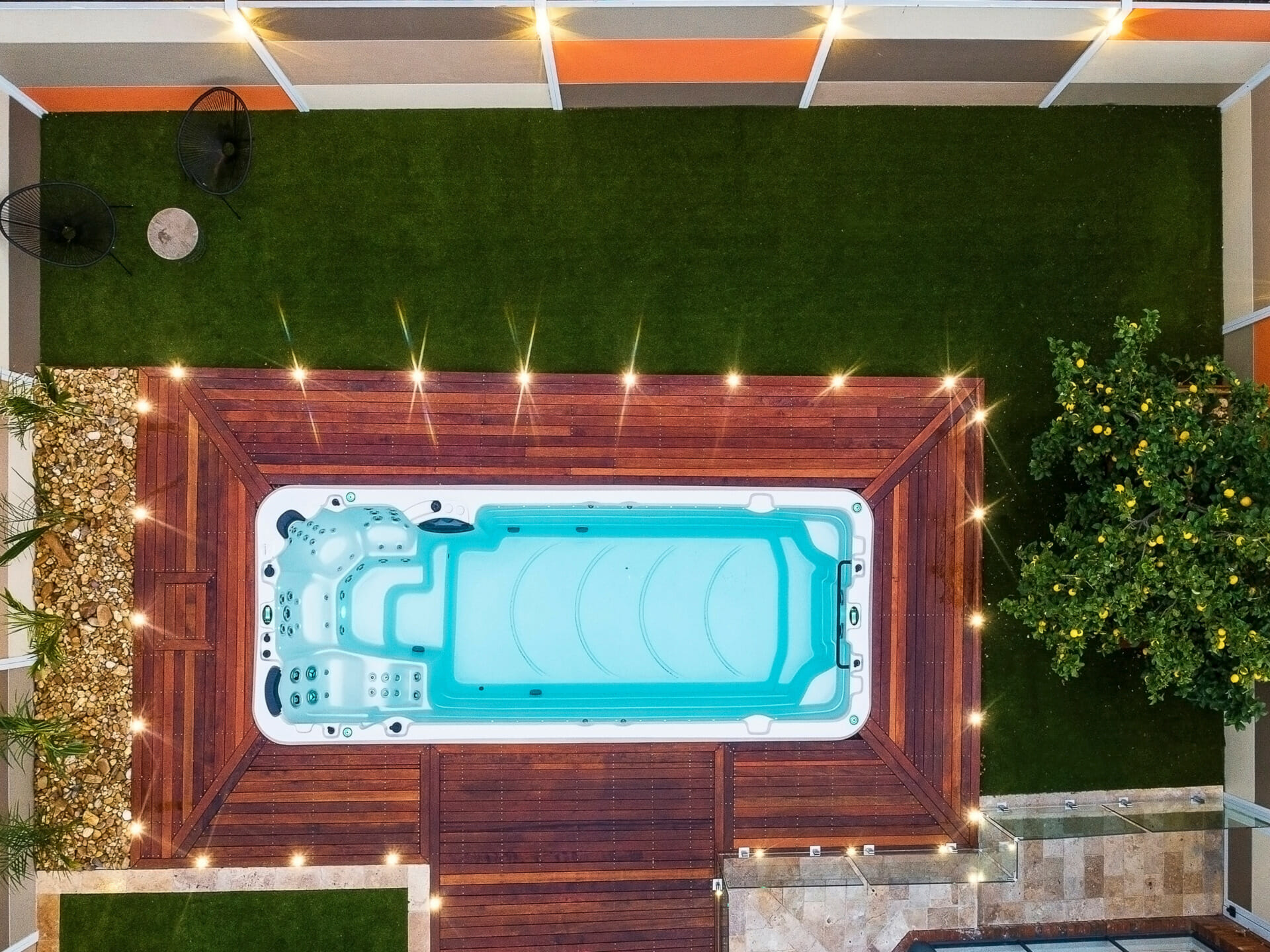 SlimWall® Delivers Striking Pool Fence | ModularWalls