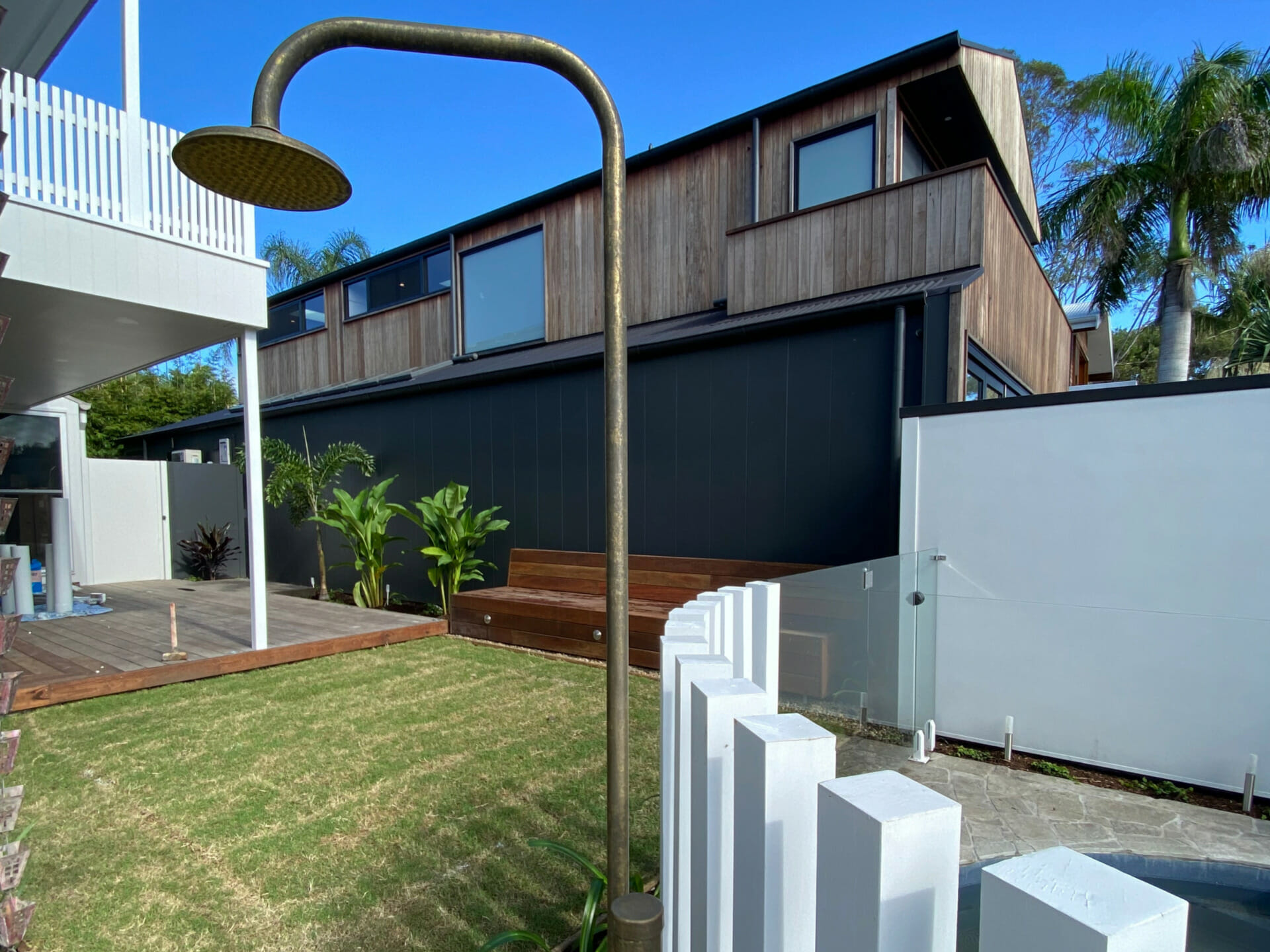 Outdoor Shower - Design Trend of the Month | ModularWalls