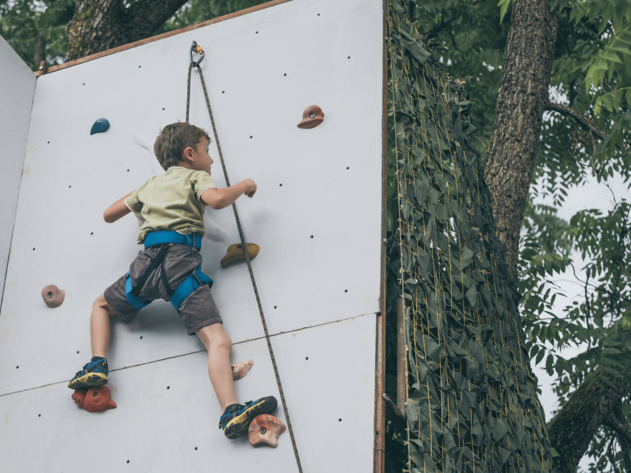 Create the best kids' backyard play area | ModularWalls