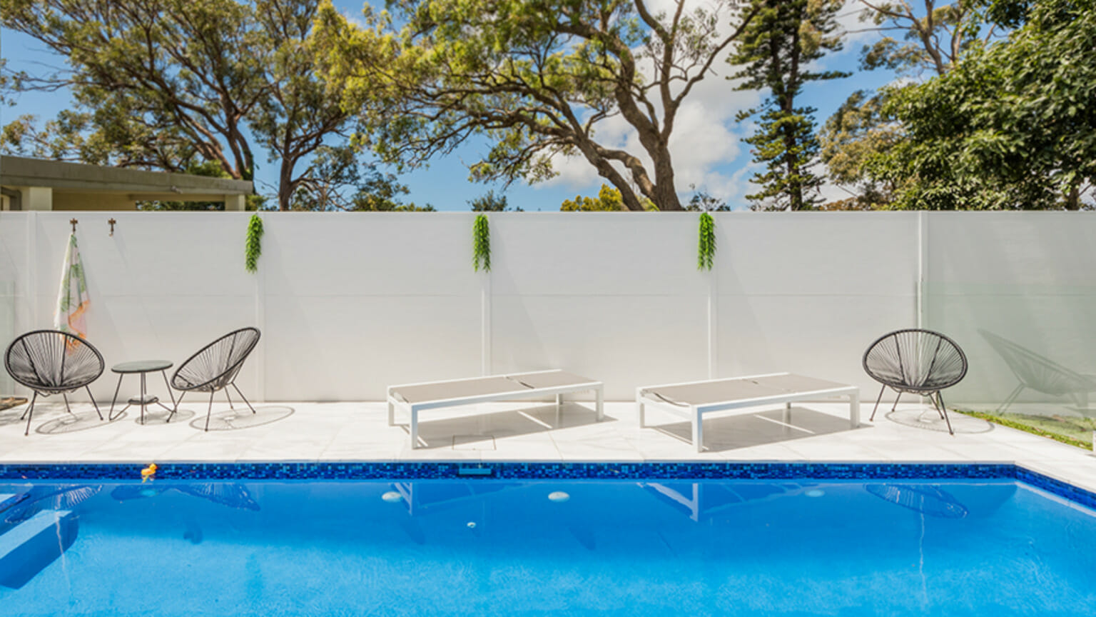 Premium Modular Walls and Fences | ModularWalls