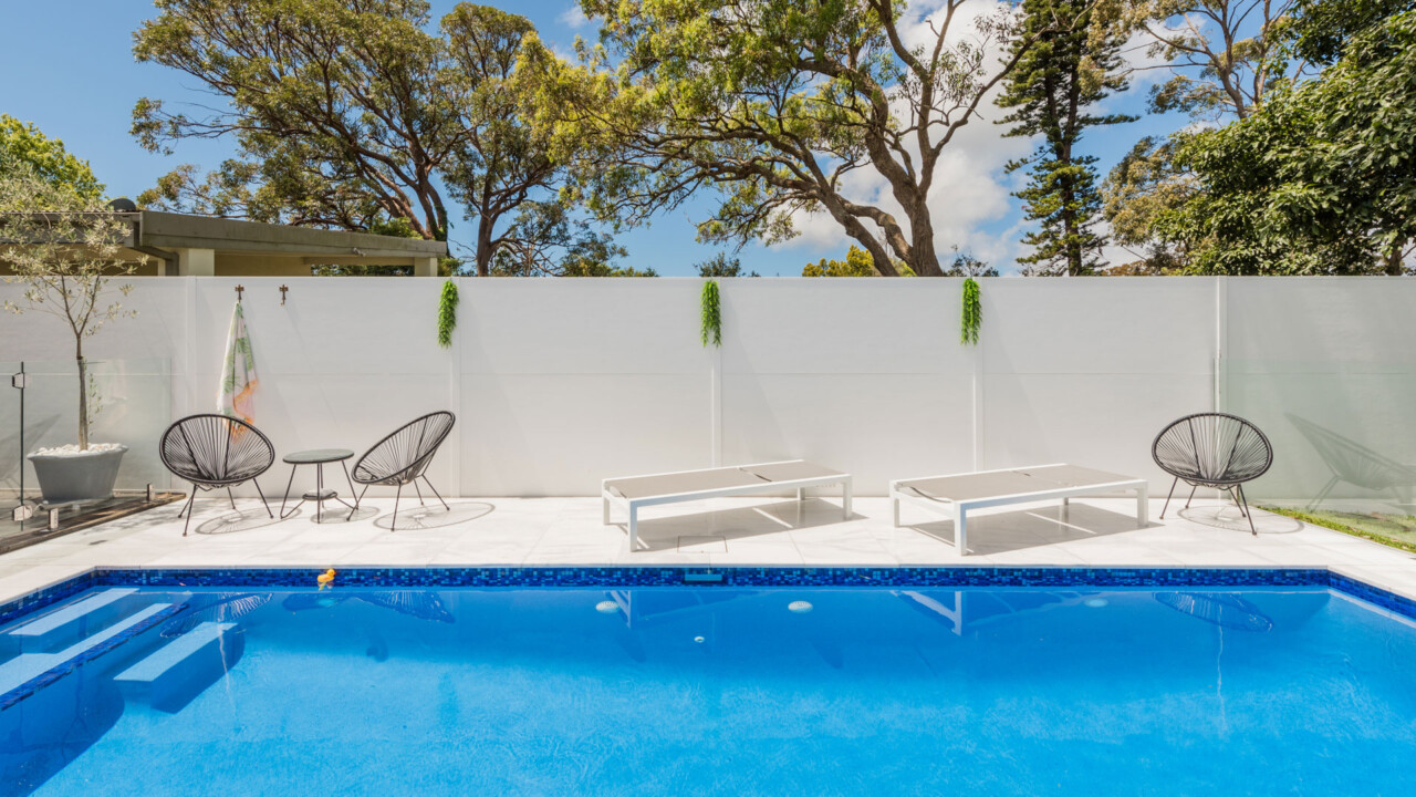 Pool Walls & Fencing Systems | ModularWalls