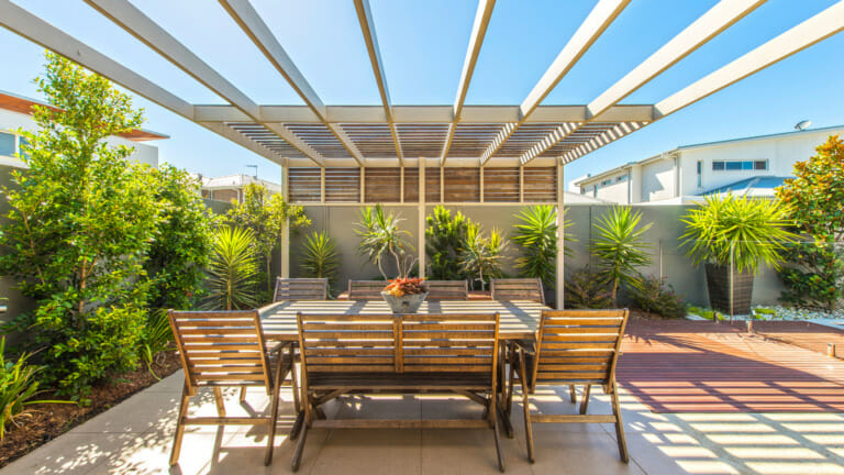 Use every cm² of your small yard with SlimWall | ModularWalls