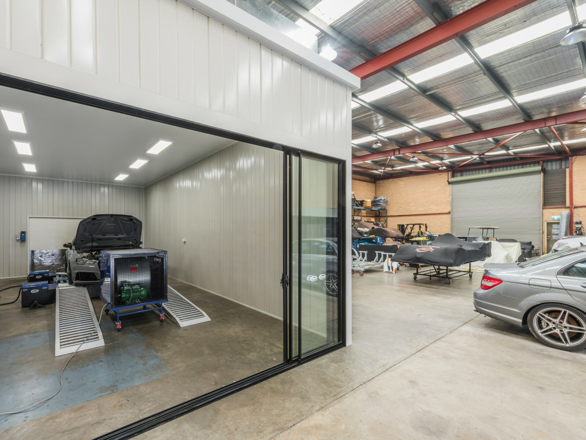 AcoustiSorb® Dyno Room for eTuners Australia | ModularWalls