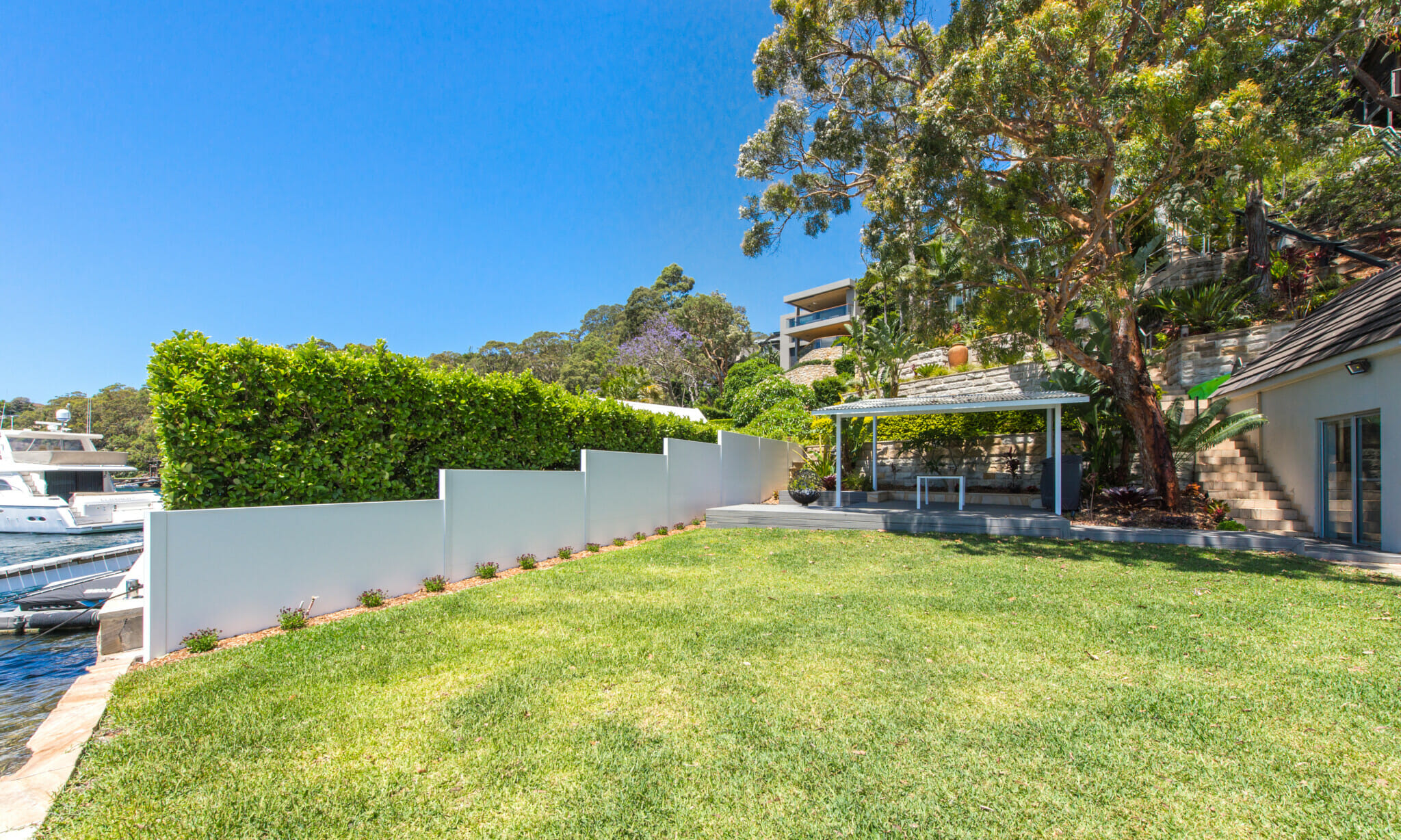 TrendWall®: The Fence for Coastal Homes | ModularWalls