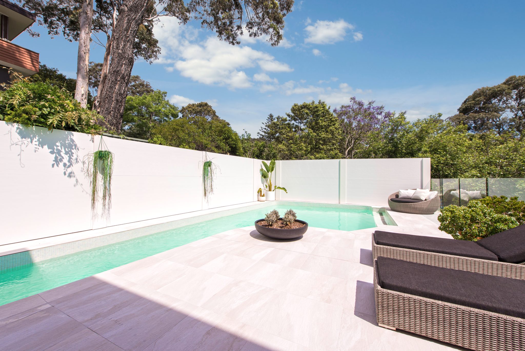 Renovator Sings Praises of DIY Pool Wall | ModularWalls