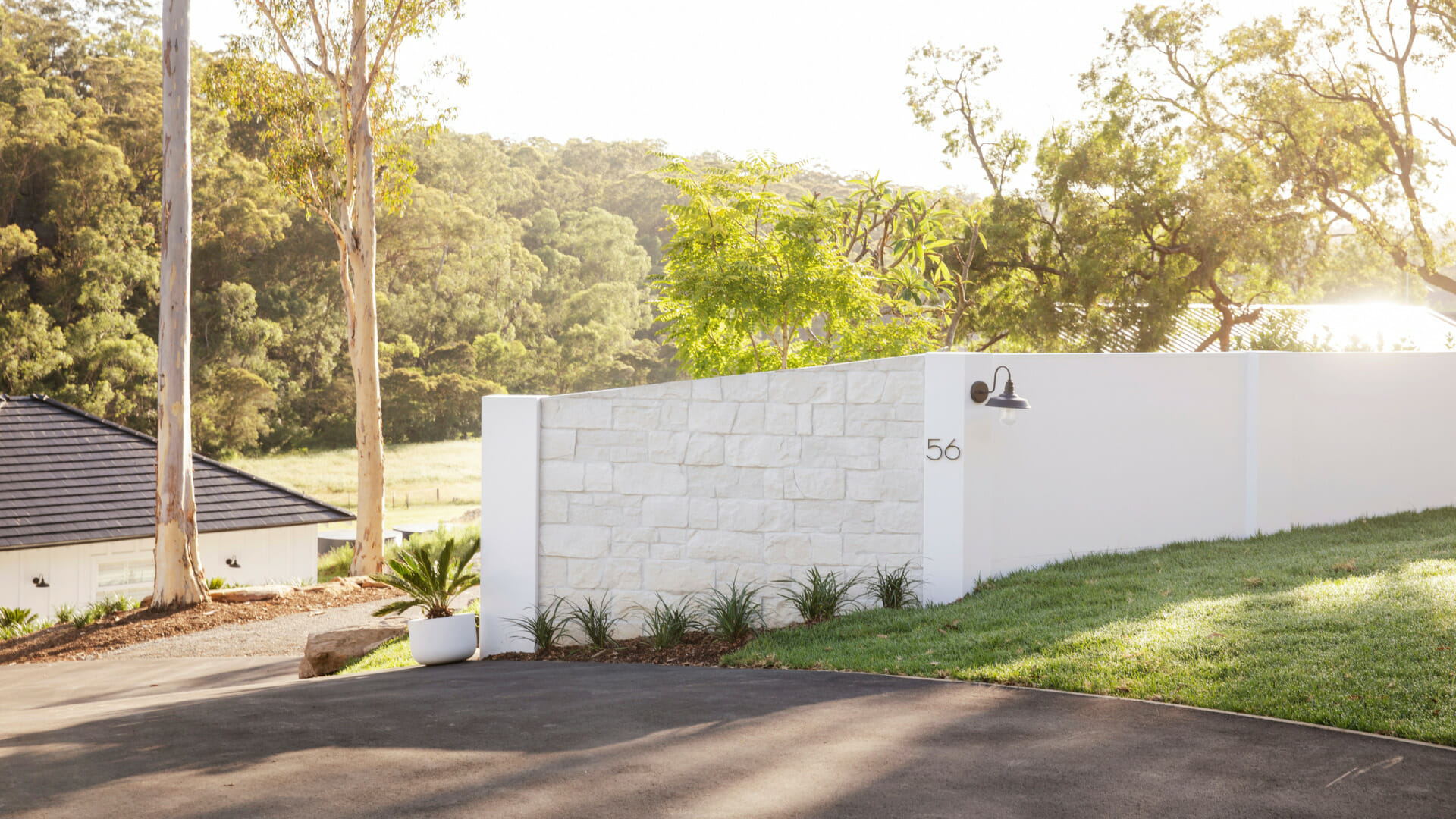 Outdoor Feature Wall Ideas for your Backyard | ModularWalls