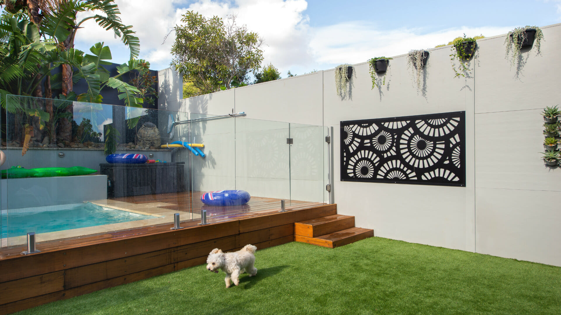 Fix Items To Your Modular Fence Panel | ModularWalls