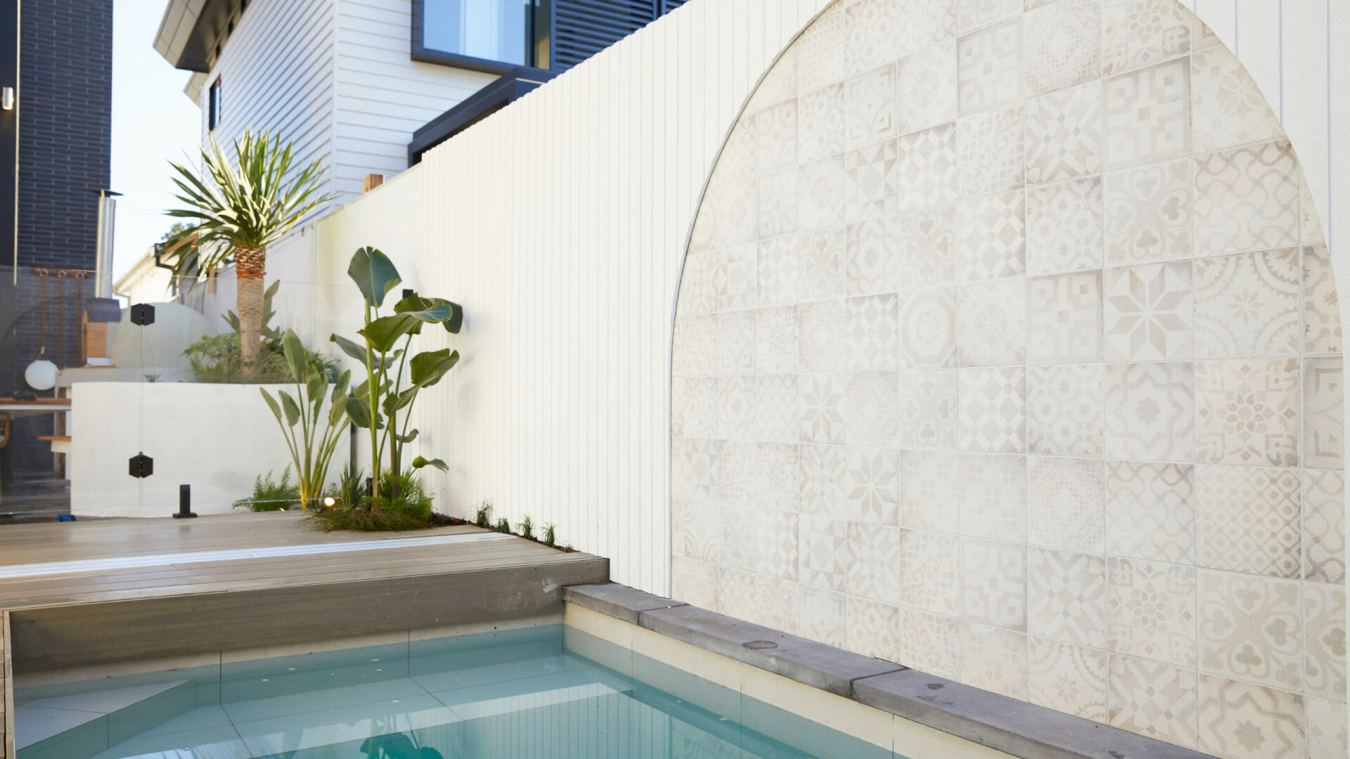 10 Inspiring & Creative Boundary Wall Ideas | ModularWalls