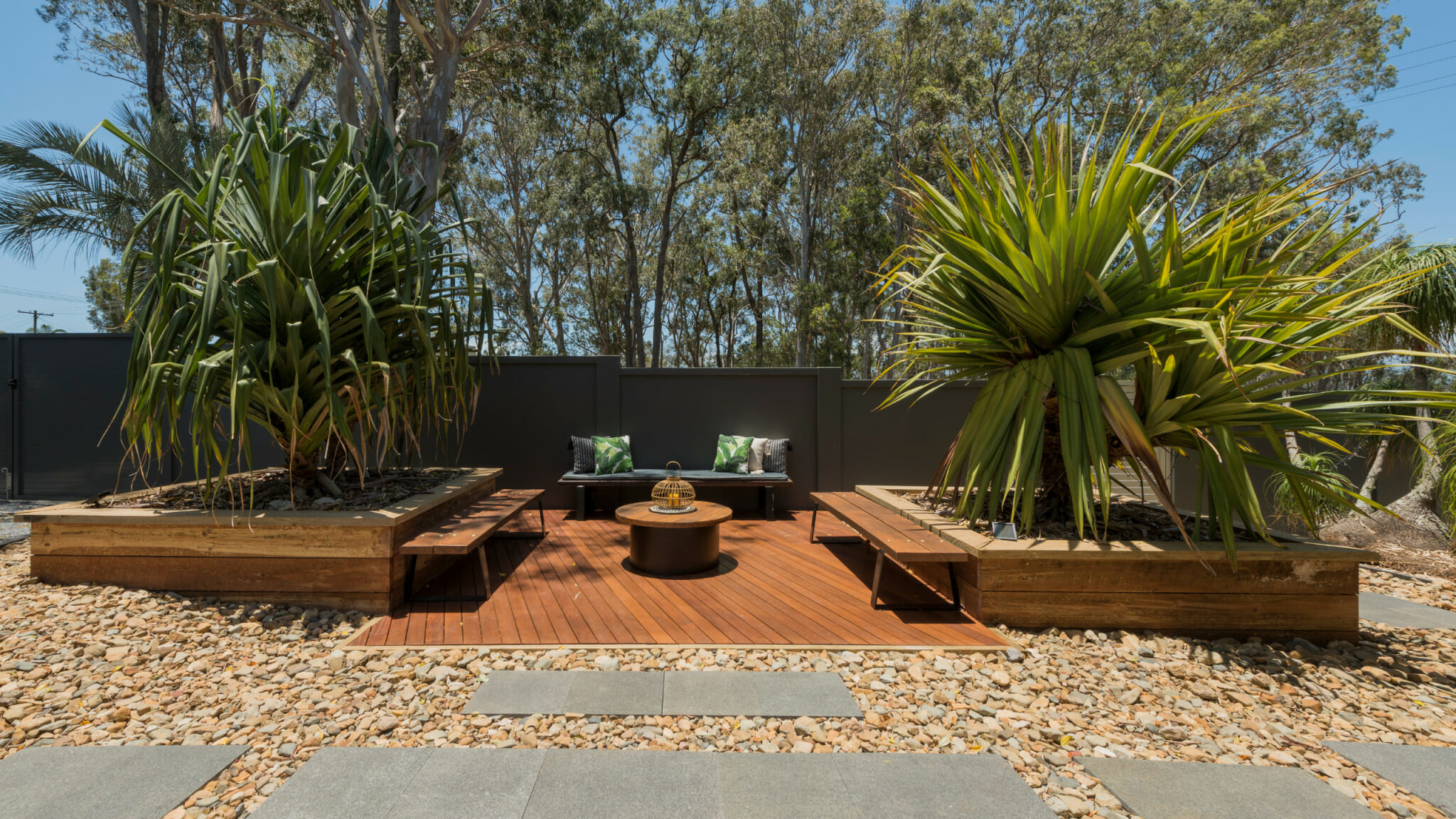 Picture Frame Fences — Design Trend | ModularWalls