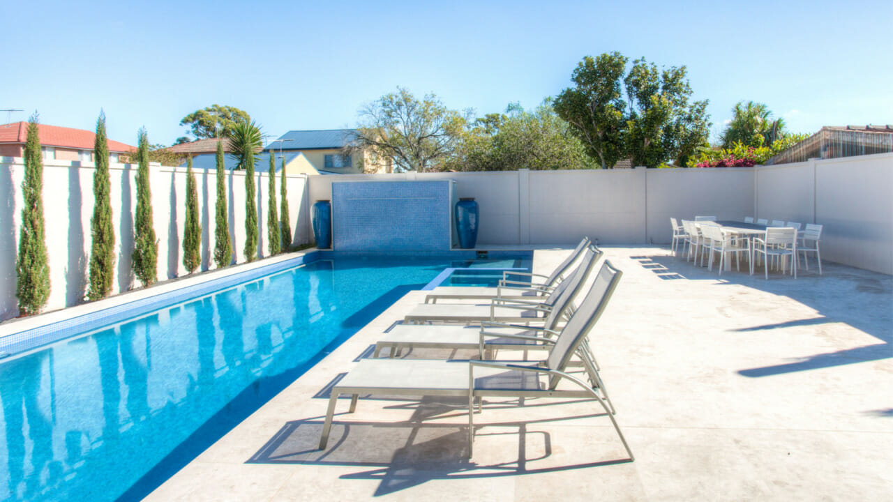 8 Upcycled and Re-Purposed Water Feature Ideas | ModularWalls