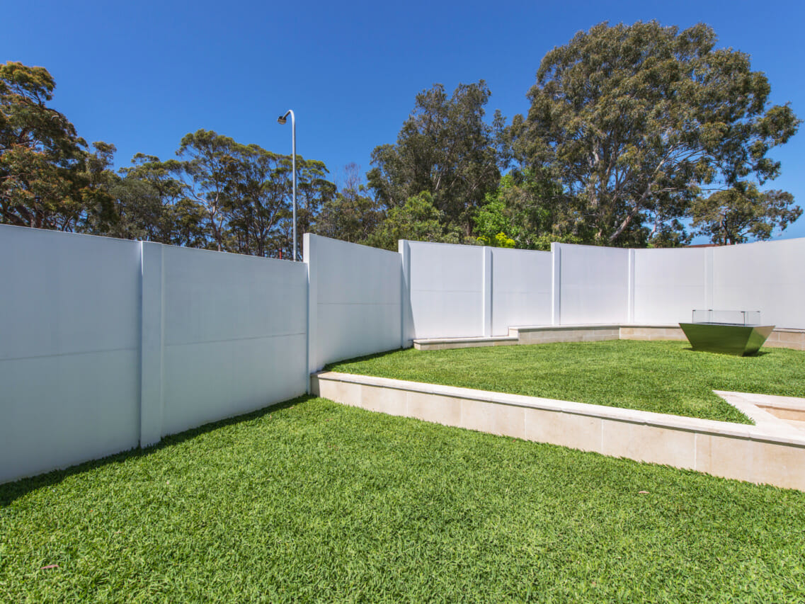 ModularWalls Vs Brick Walls – Compare Fences | ModularWalls