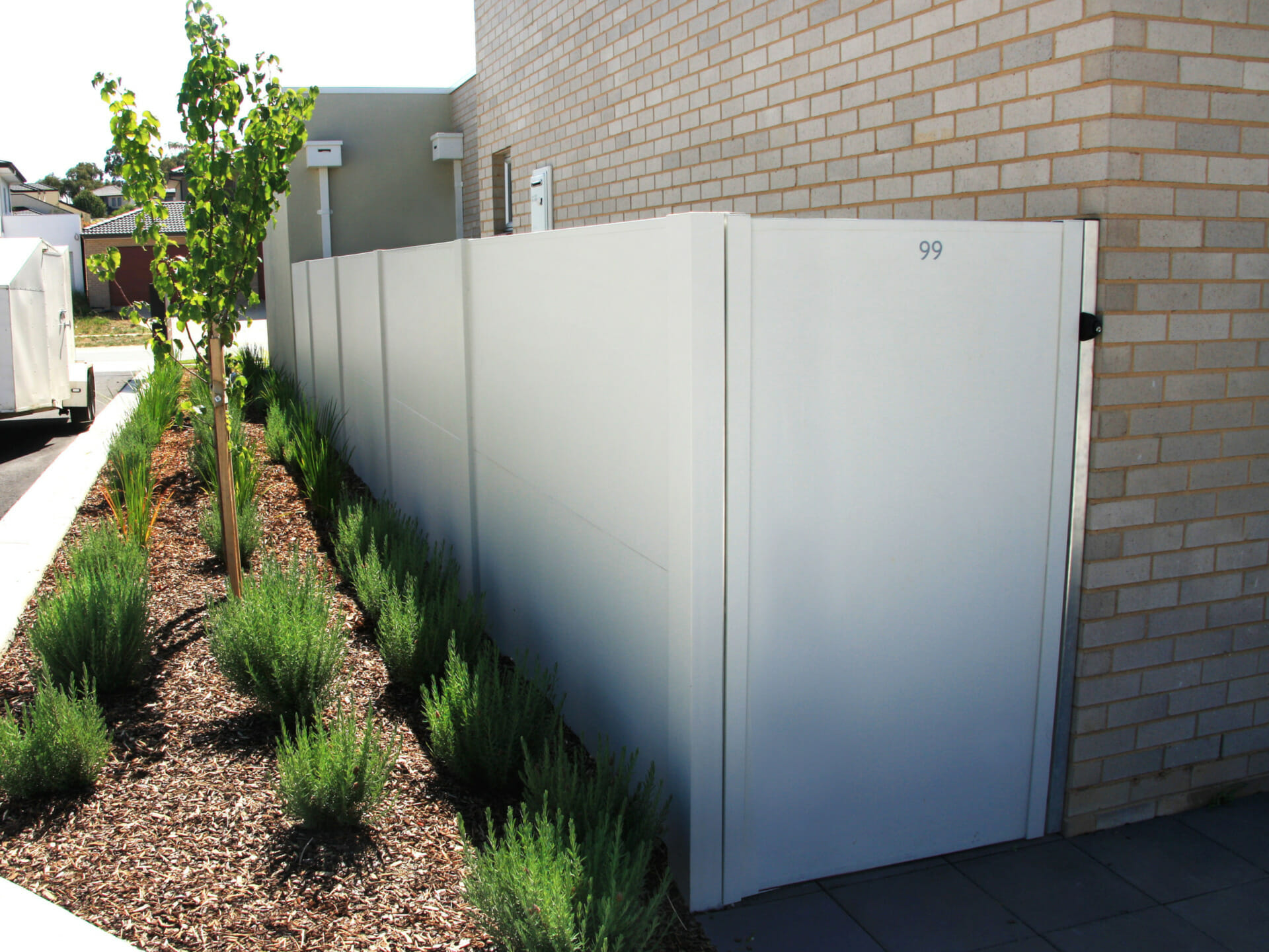 DIY Ideas – How To Install A Gate On Your Fence | ModularWalls