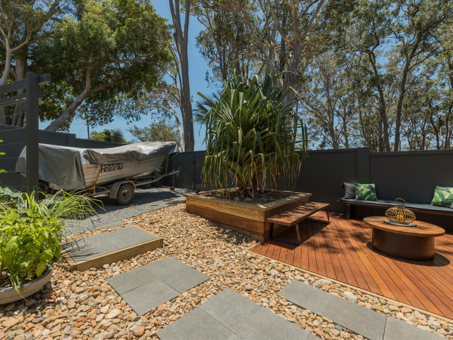 DIY Ideas – How To Build DIY Outdoor Seating | ModularWalls