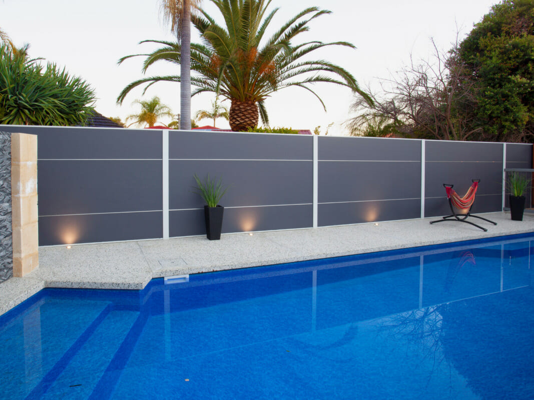 Dark Fence Colours – Design Trend | ModularWalls