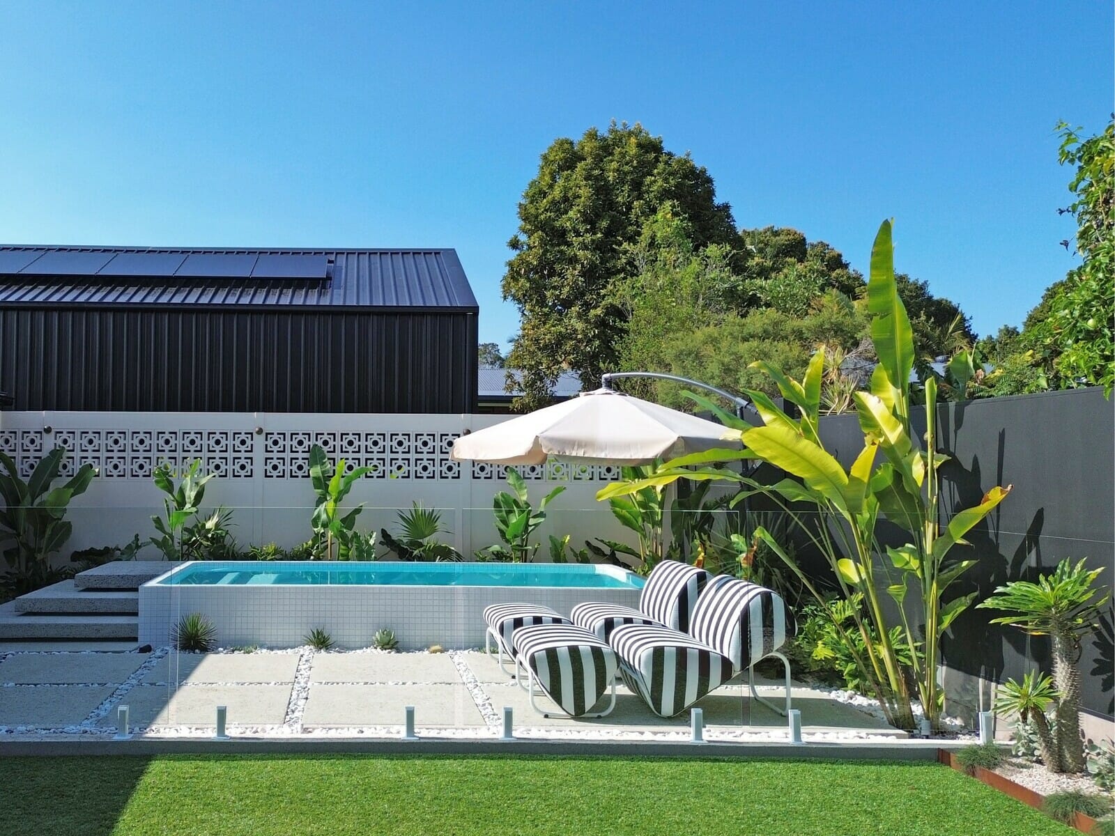 Pool Walls & Fencing Systems | ModularWalls