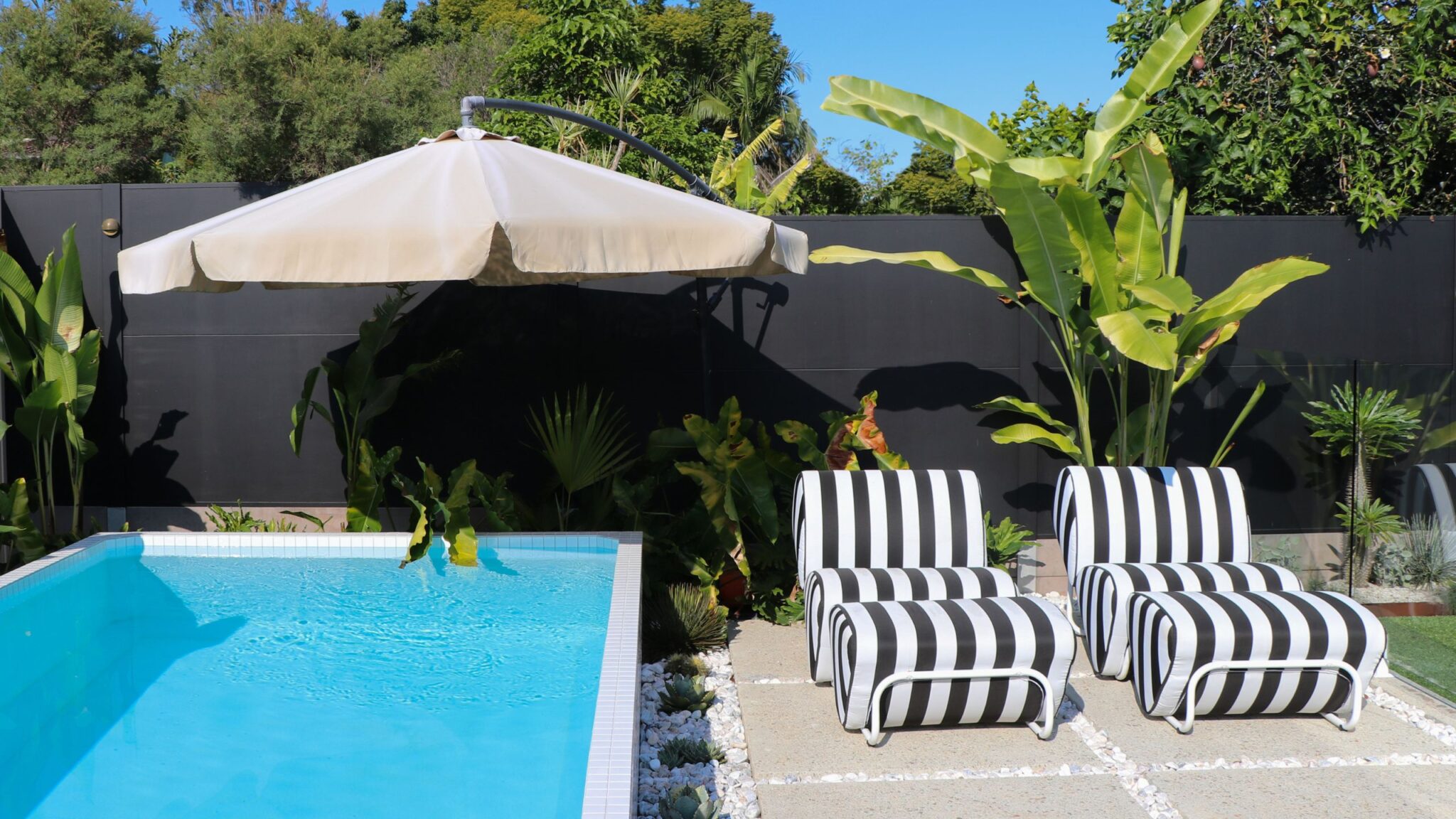 Pool Walls & Fencing Systems | ModularWalls