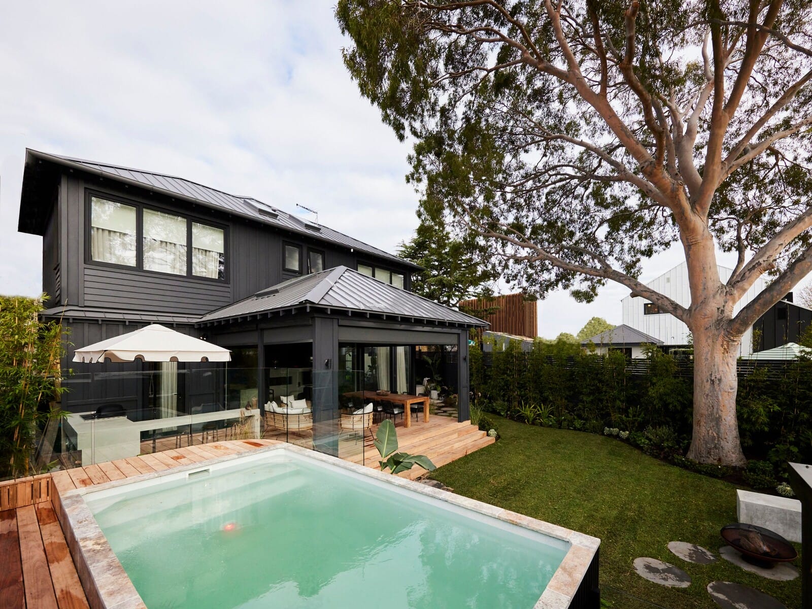 TrendWall Transforms The Block Backyards | ModularWalls