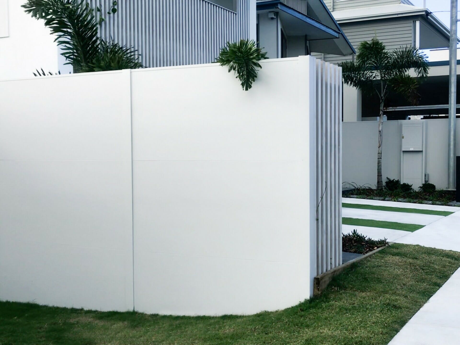 Refine Your Outdoors With A Retaining Wall Fence | ModularWalls