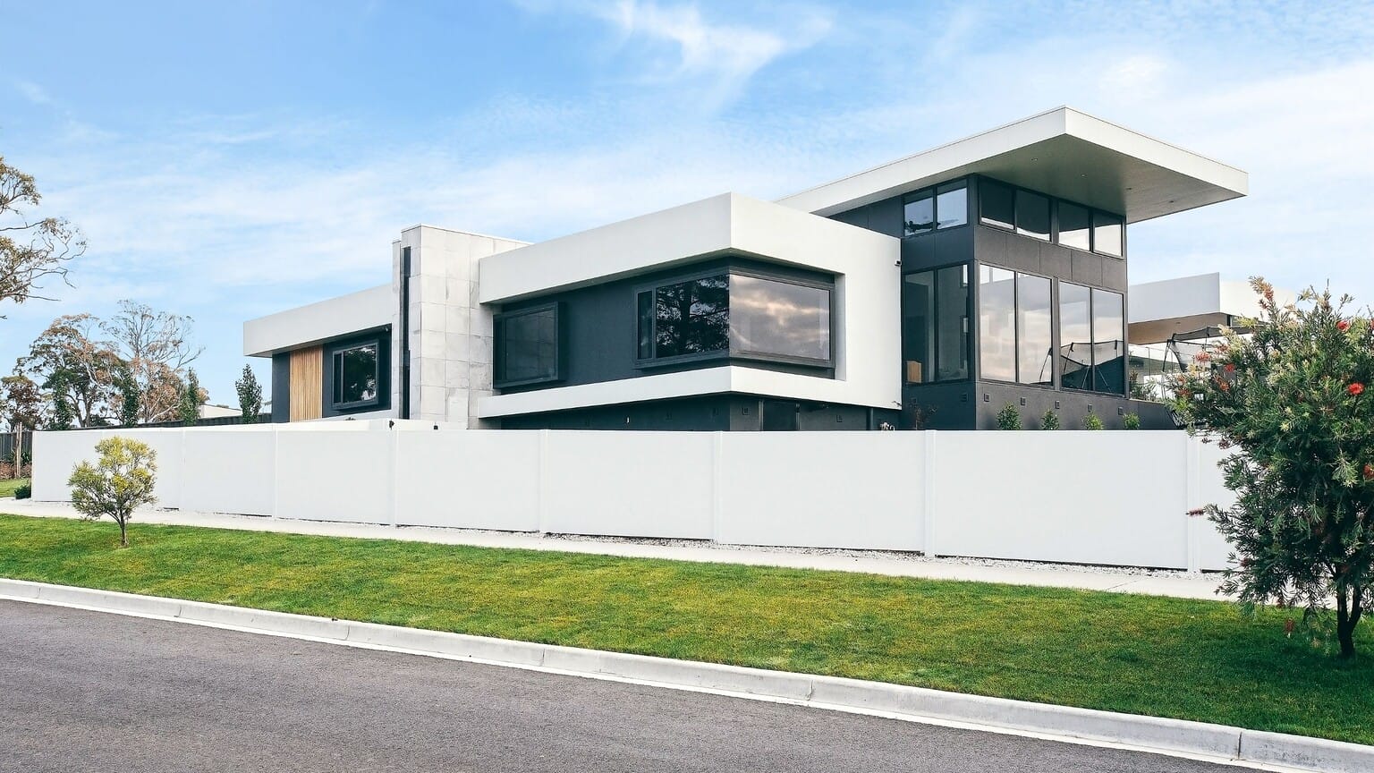 SlimWall ® Modular Fencing System | ModularWalls