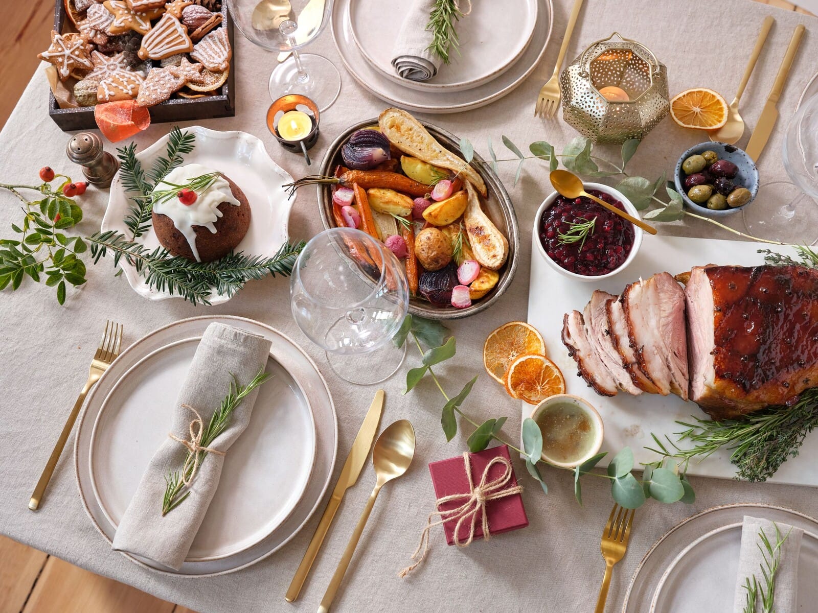 Hosting a Stress-free Christmas Lunch | ModularWalls