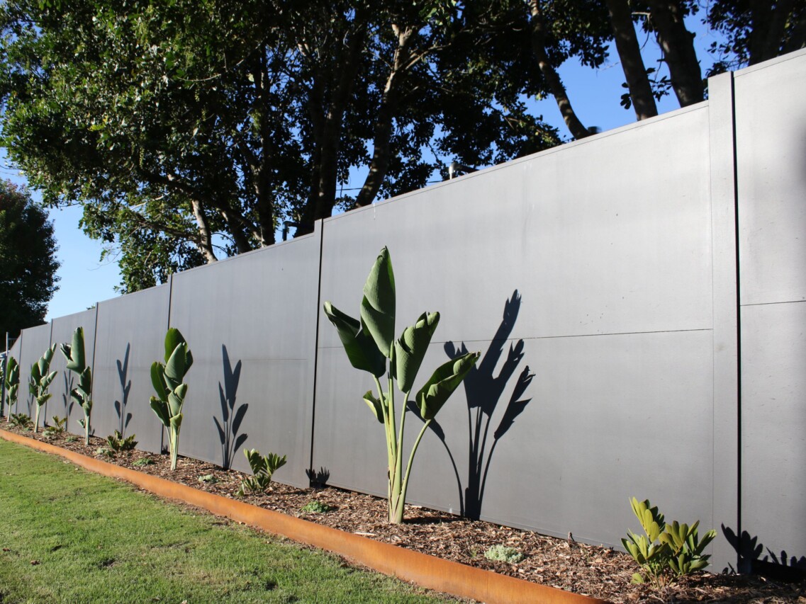 Safe Fence: A Must for Kid-Friendly Outdoor Areas | ModularWalls