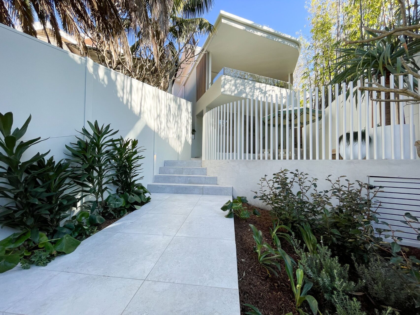 Contemporary Retaining Wall for Darren Palmer | ModularWalls