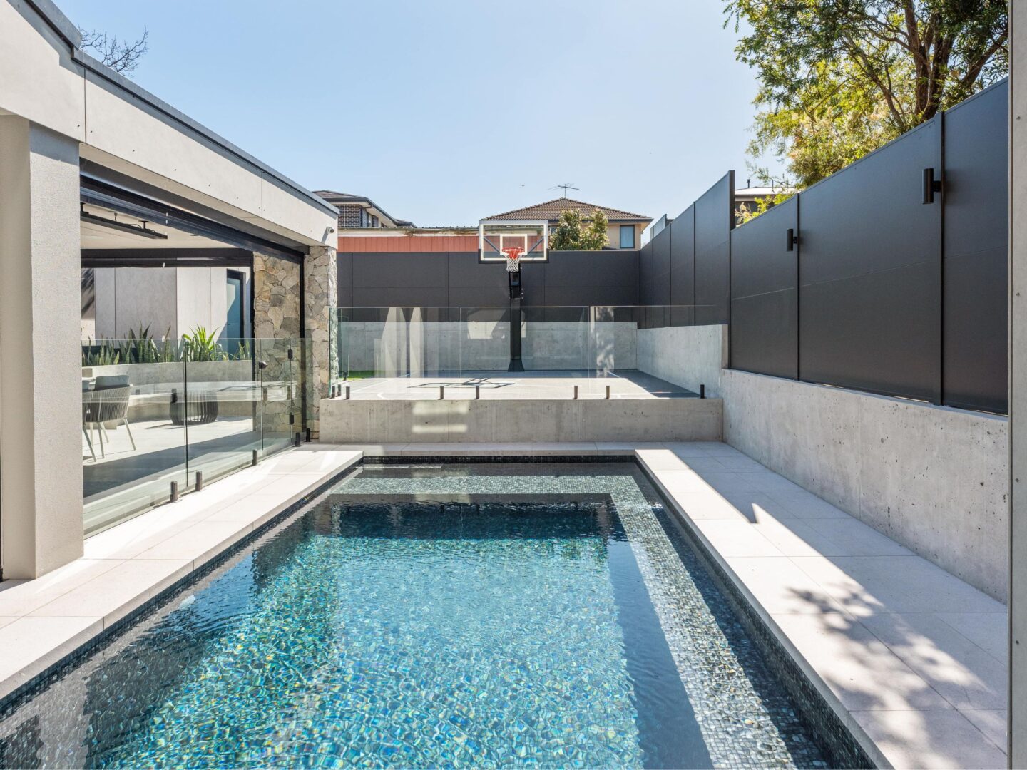 Spring Clean Your Outdoor Space in Seven Steps | ModularWalls