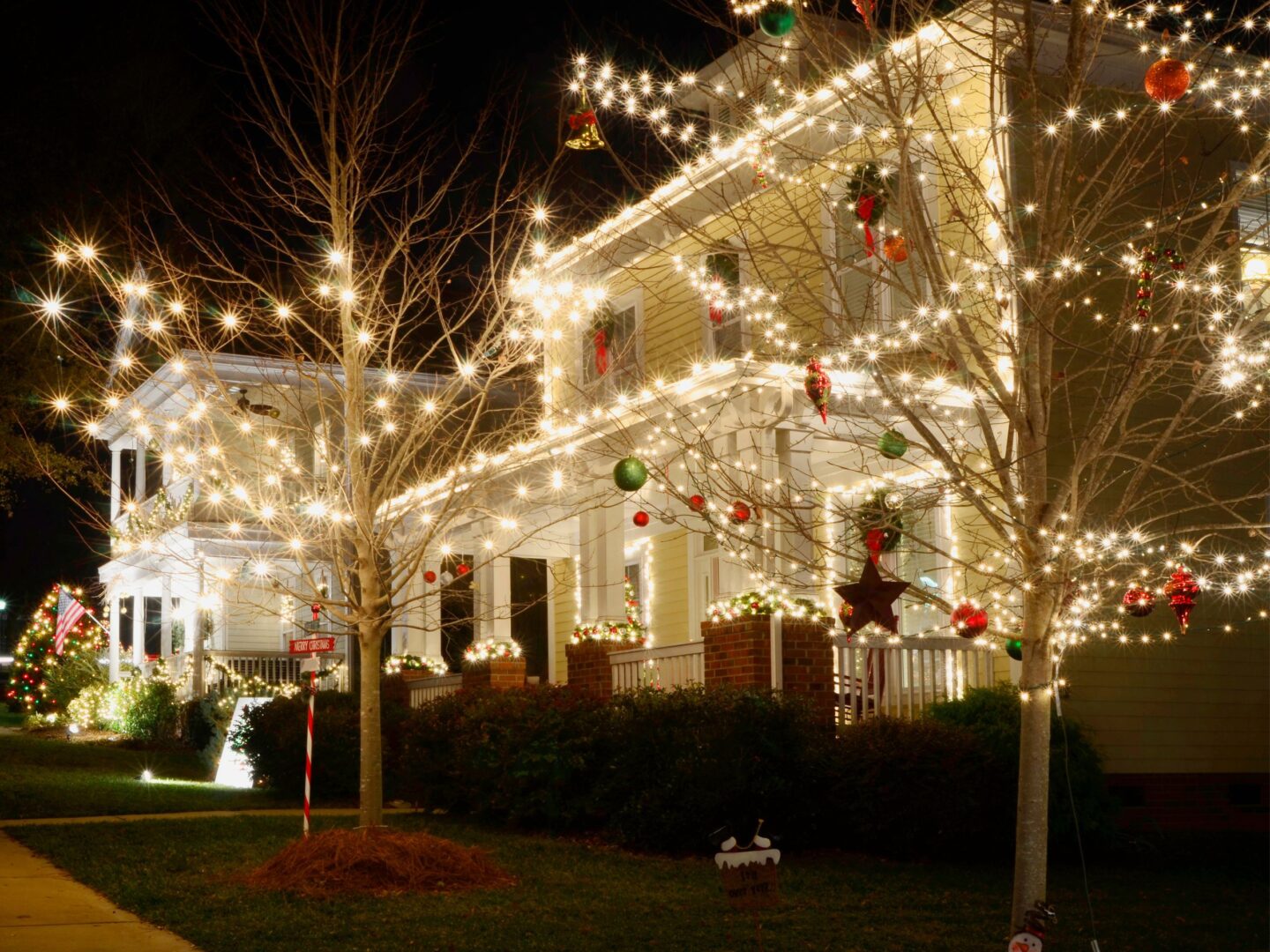 Merry & Bright: Our Guide to Christmas Lights | ModularWalls